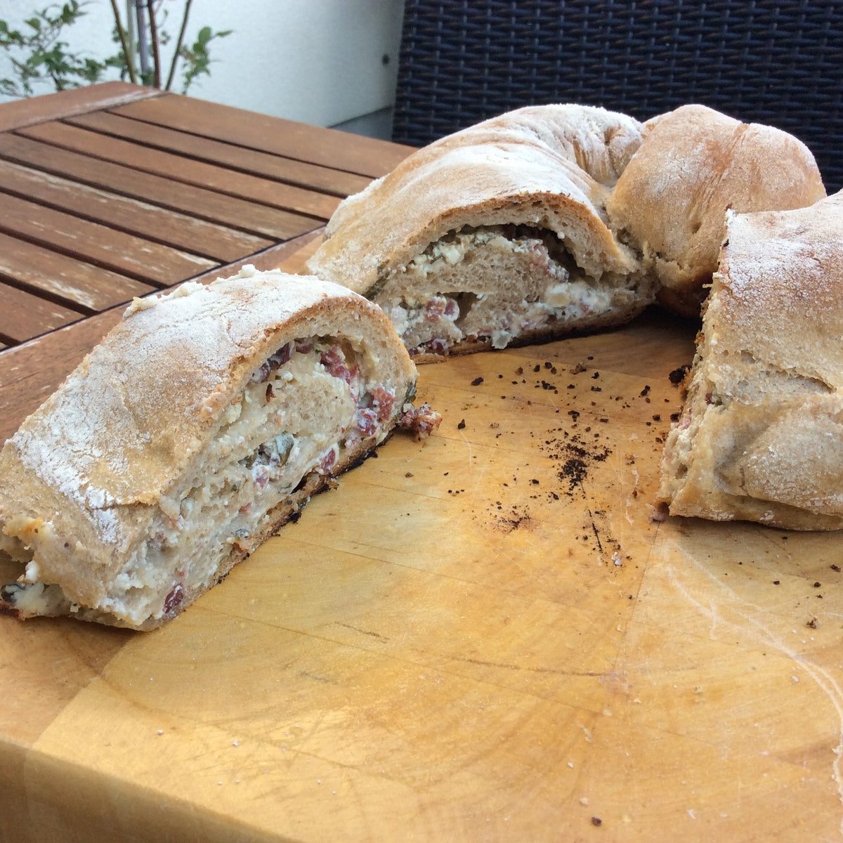 Roman bread simply prepared – Petromax