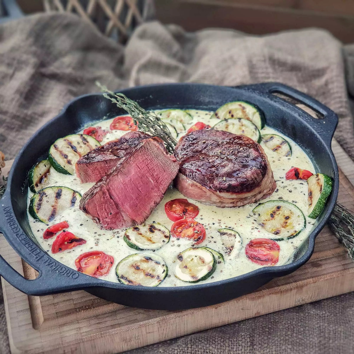 Pork fillet in mushroom cream sauce – Petromax